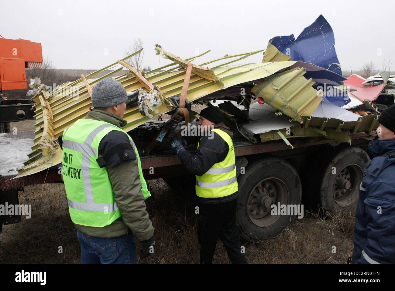 Mh 17 Cockpit Sawing