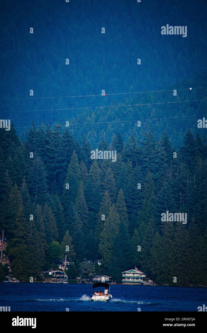 Deep cove landscapes hi-res stock photography and images - Alamy