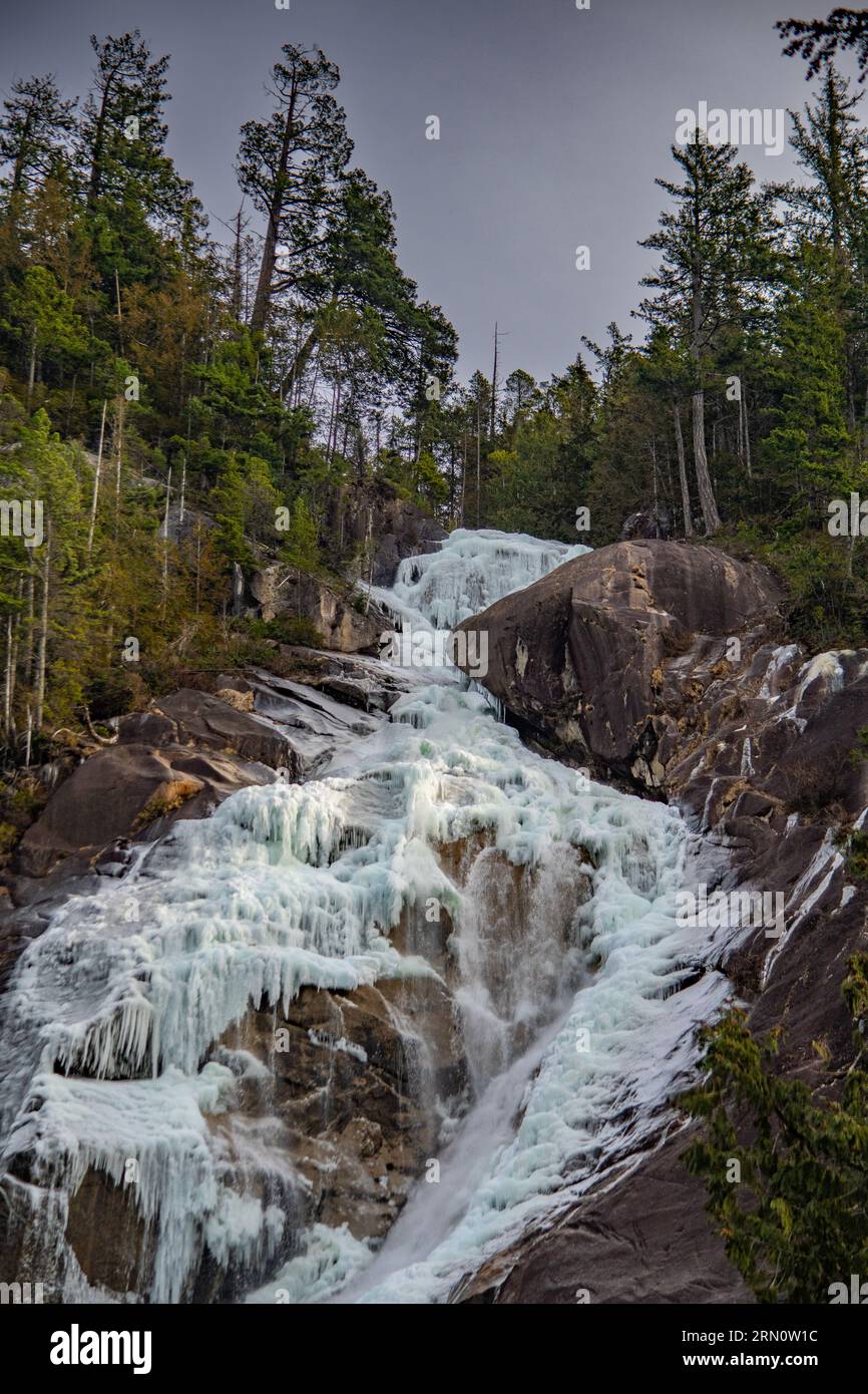 Shannon falls squamish british columbia hi-res stock photography and ...