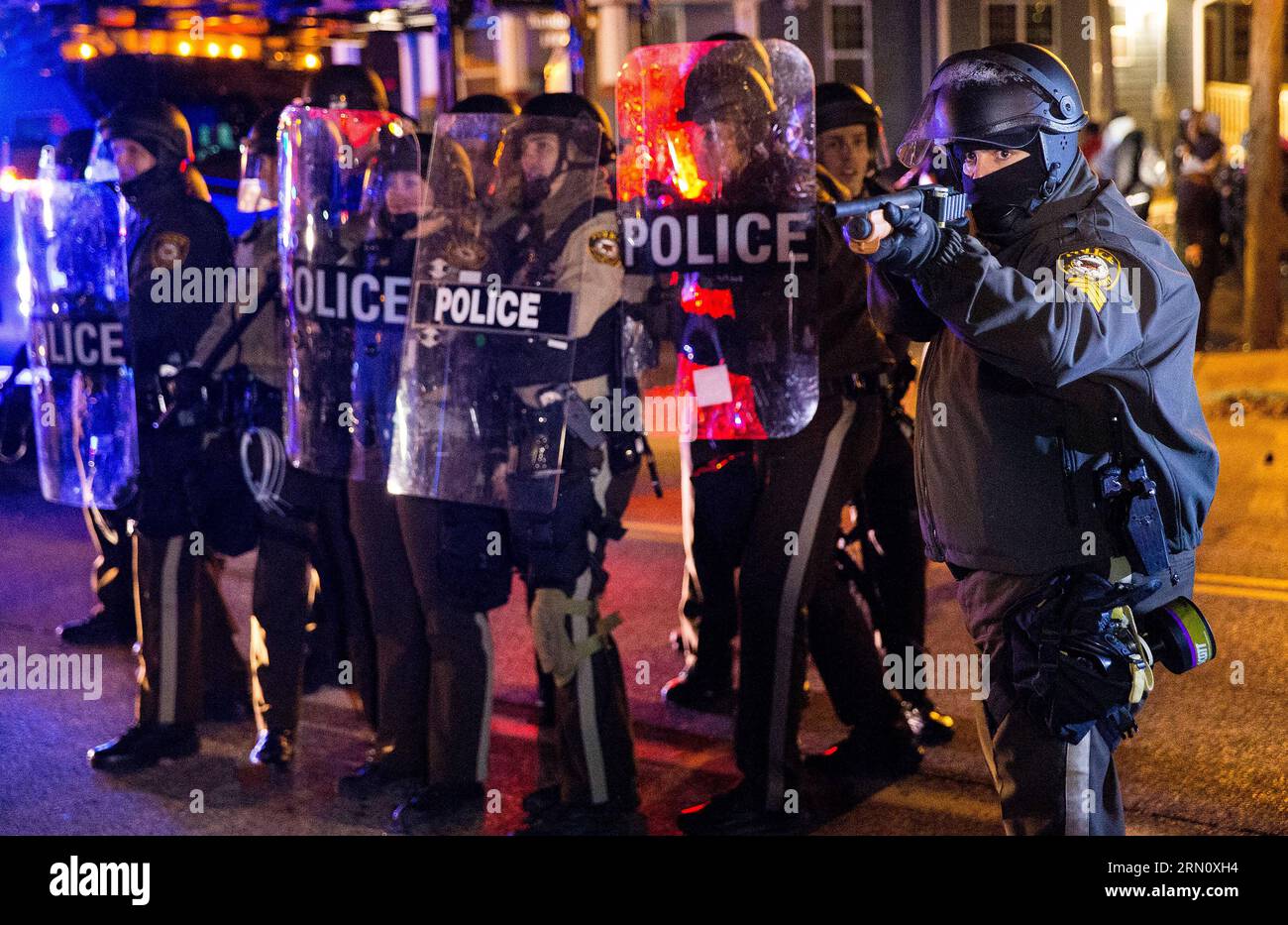 Protestors ferguson violence hi-res stock photography and images - Alamy