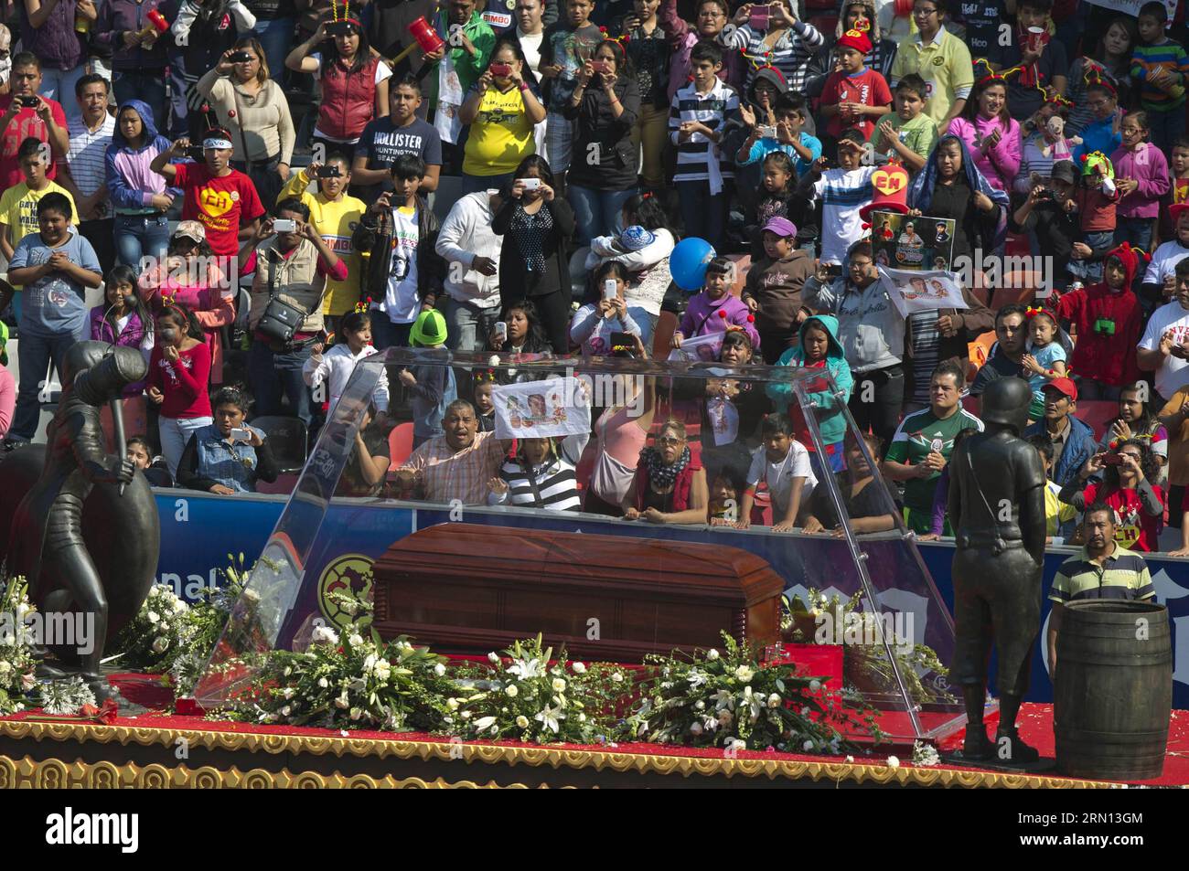 AKTUELLES ZEITGESCHEHEN Mexiko - trauerfeier für den Comedian ...