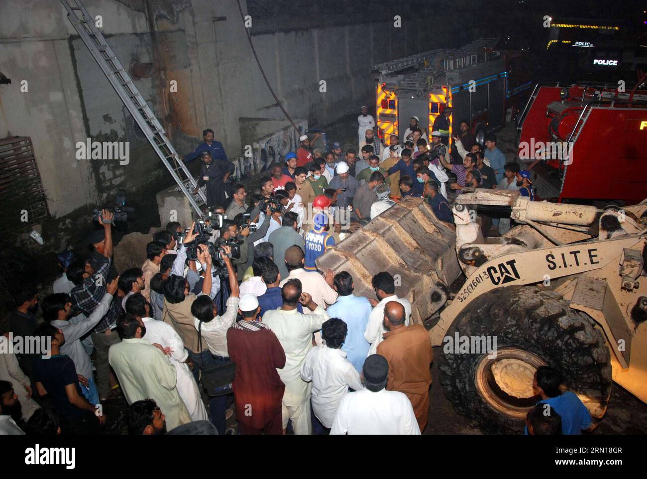 Pakistan arachi factory hi-res stock photography and images - Alamy