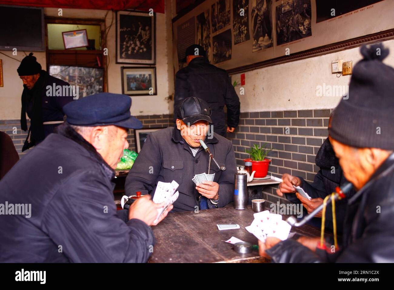 Four elders china hi-res stock photography and images - Alamy