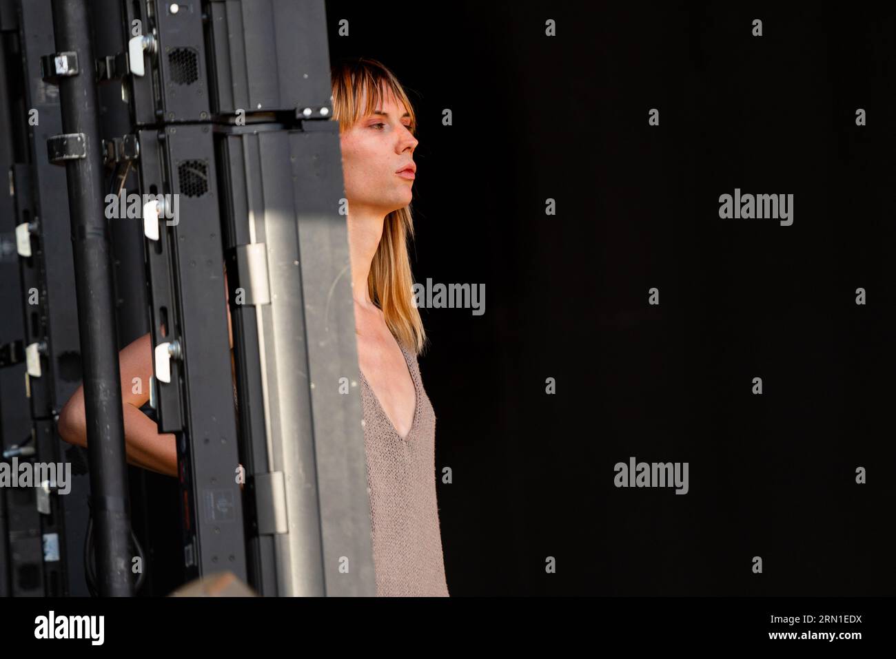 Alice Low playing guitar with H. Hawkline – real name Huw Evans – on ...