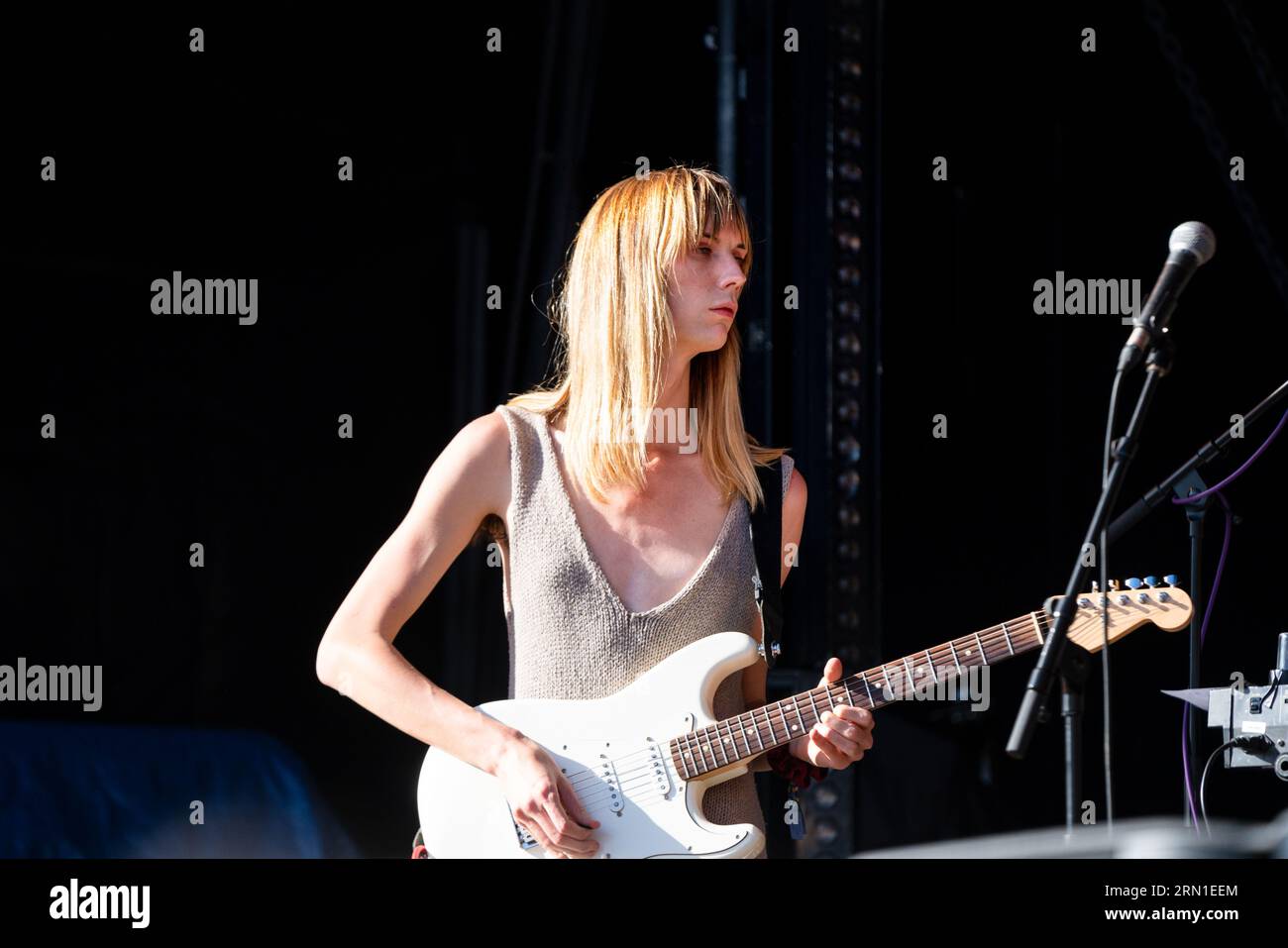 Alice Low playing guitar with H. Hawkline – real name Huw Evans – on ...