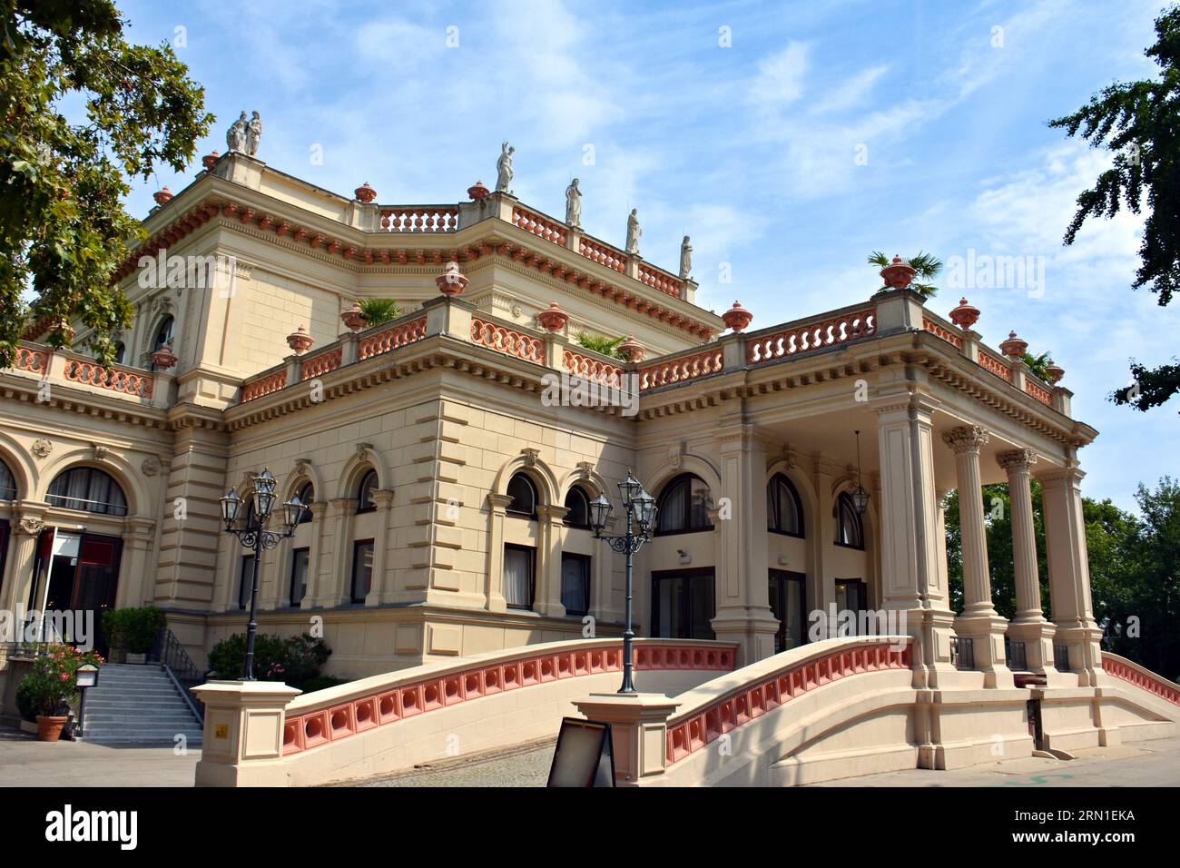 Kursalon in park stadtpark hi-res stock photography and images - Alamy
