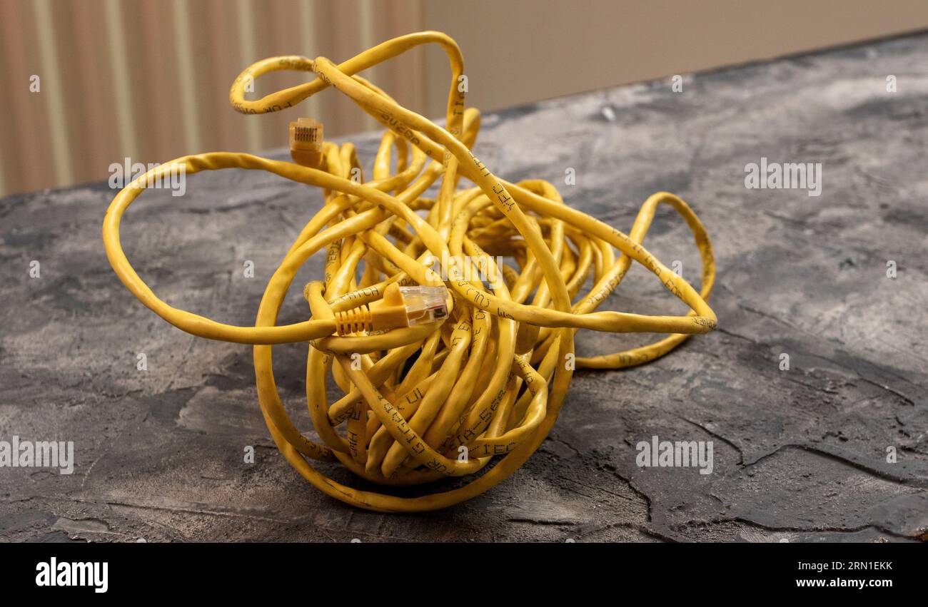 Jumble wires hi-res stock photography and images - Alamy