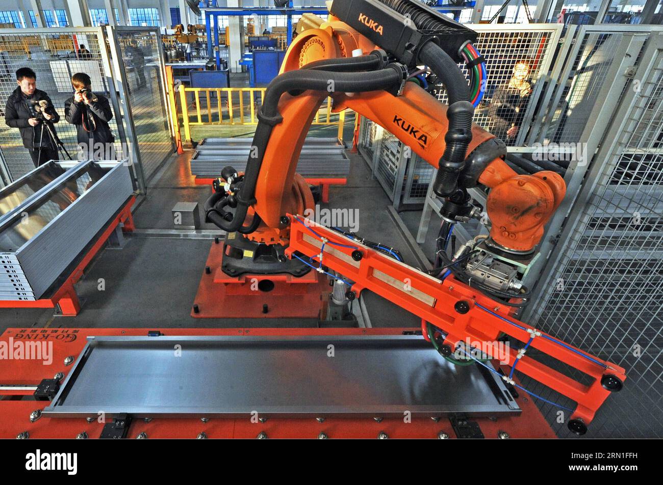 Bottleneck process hi-res stock photography and images - Alamy