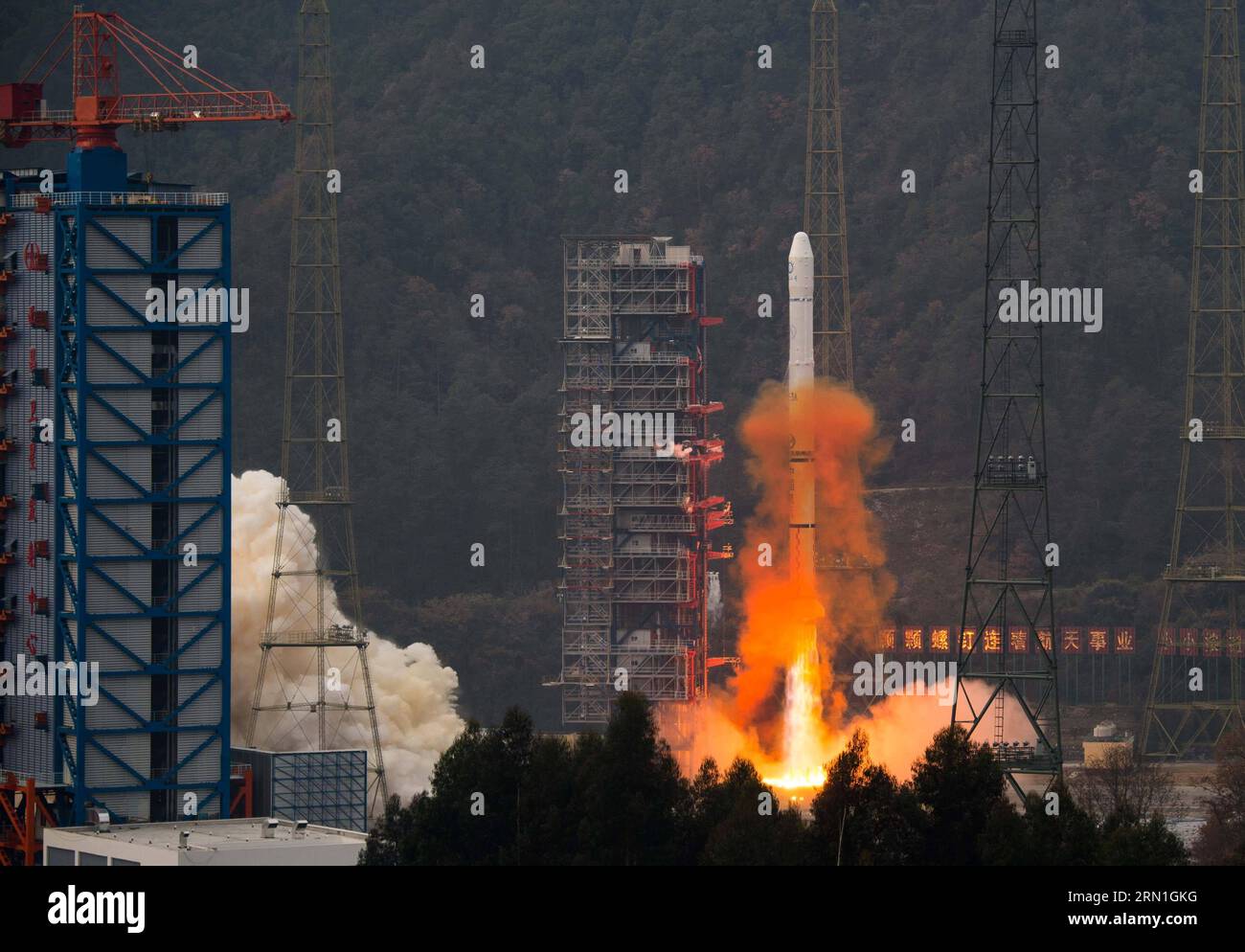 Long march chinese rocket hi-res stock photography and images - Alamy