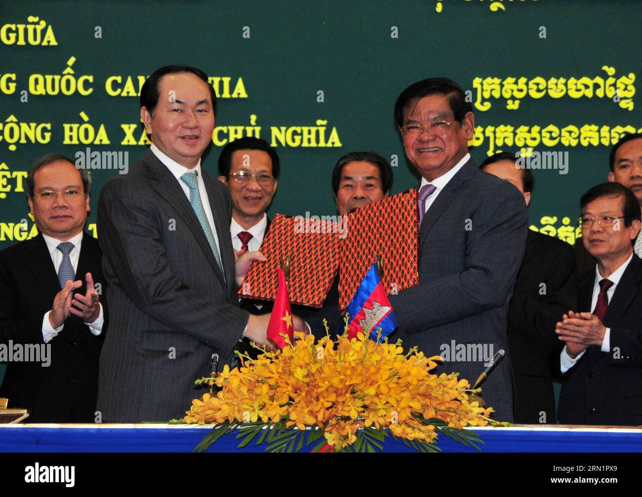Cambodian vietnamese border hi-res stock photography and images - Alamy