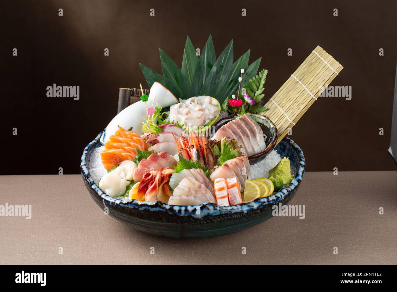 authentic japanese sashimi platter ，fresh sashimi set on ice, Japanese ...