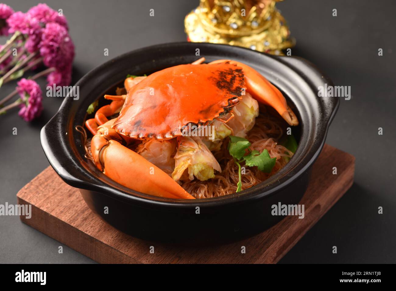 steam shanghai hairy crabs with Glass noodles , chinese cuisine，Mitten ...