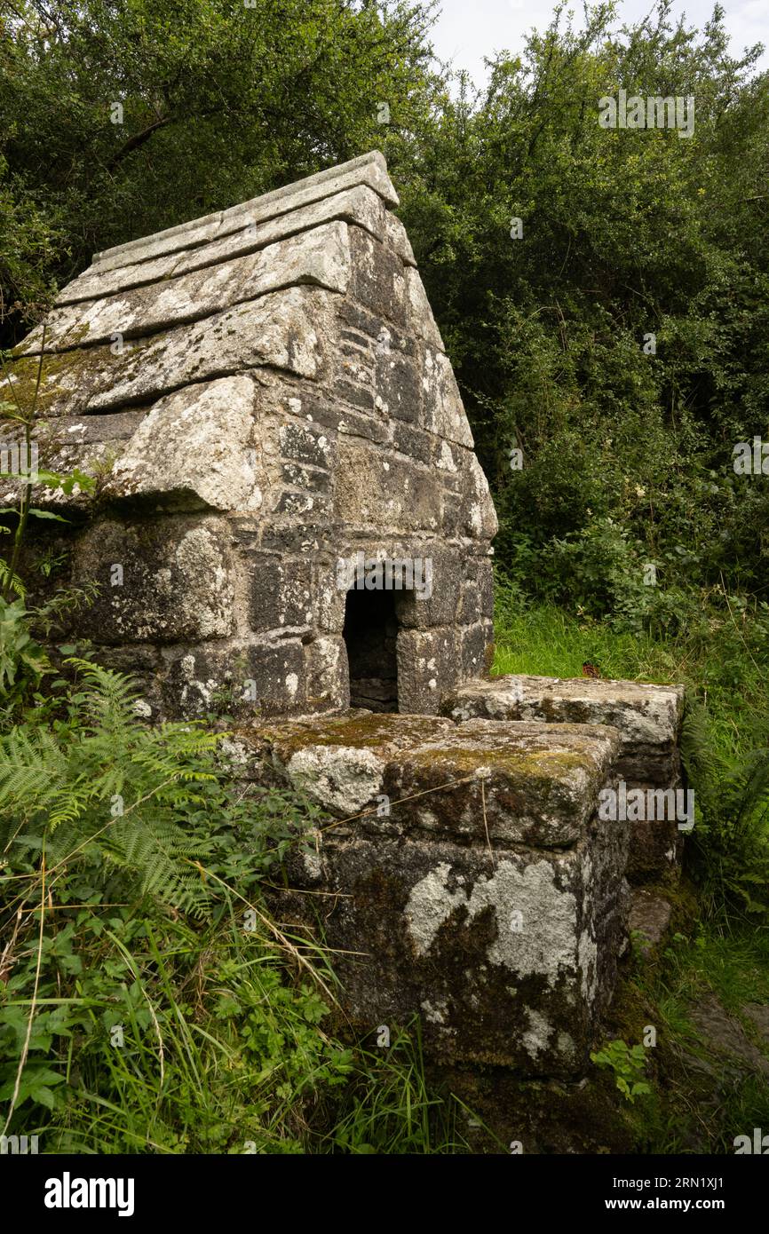 Well chapel hi-res stock photography and images - Alamy