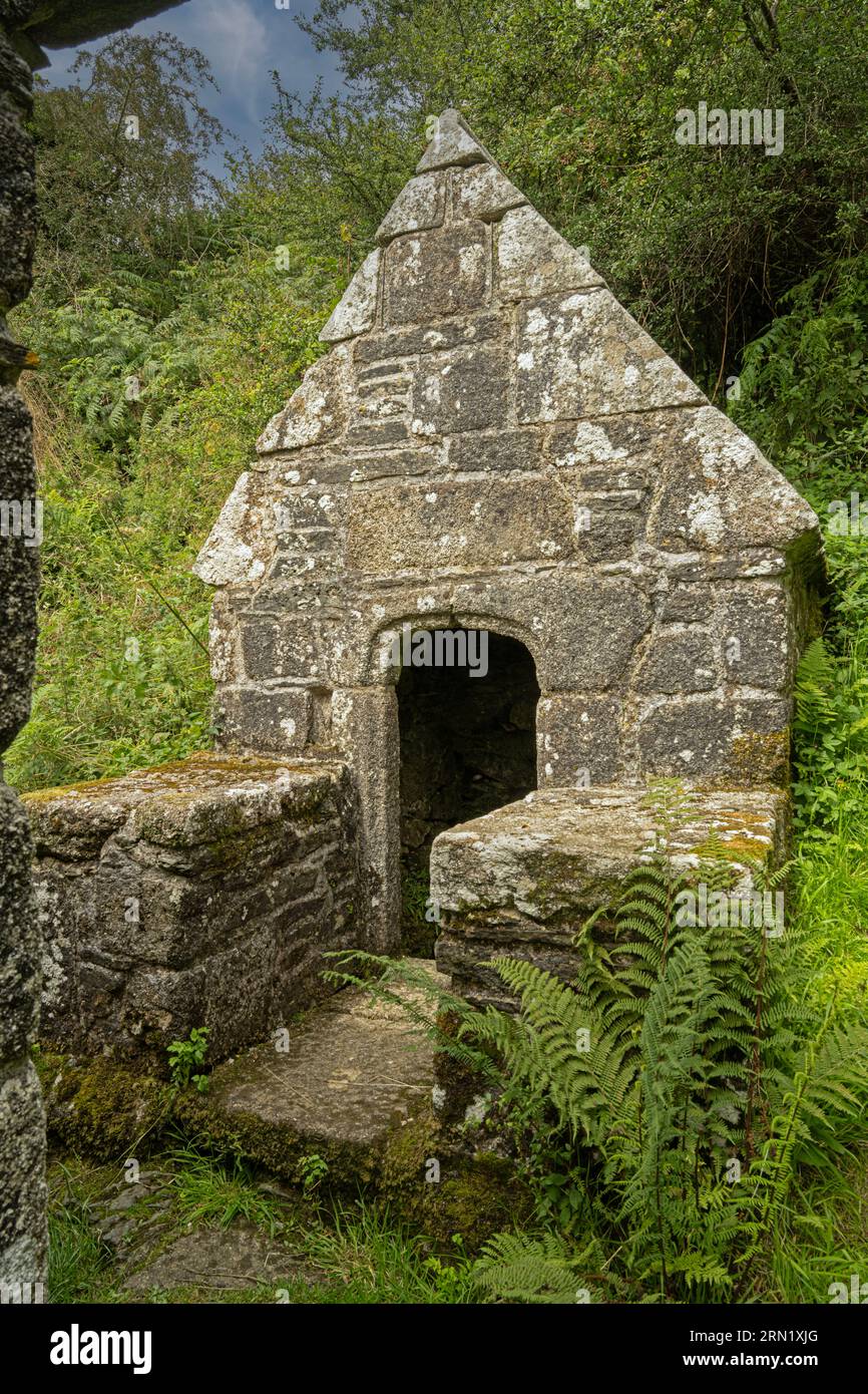 Well chapel hi-res stock photography and images - Alamy