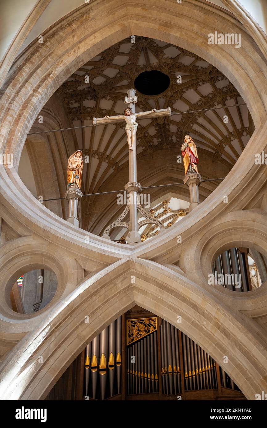 Wells cathedral scissor arches hi-res stock photography and images - Alamy