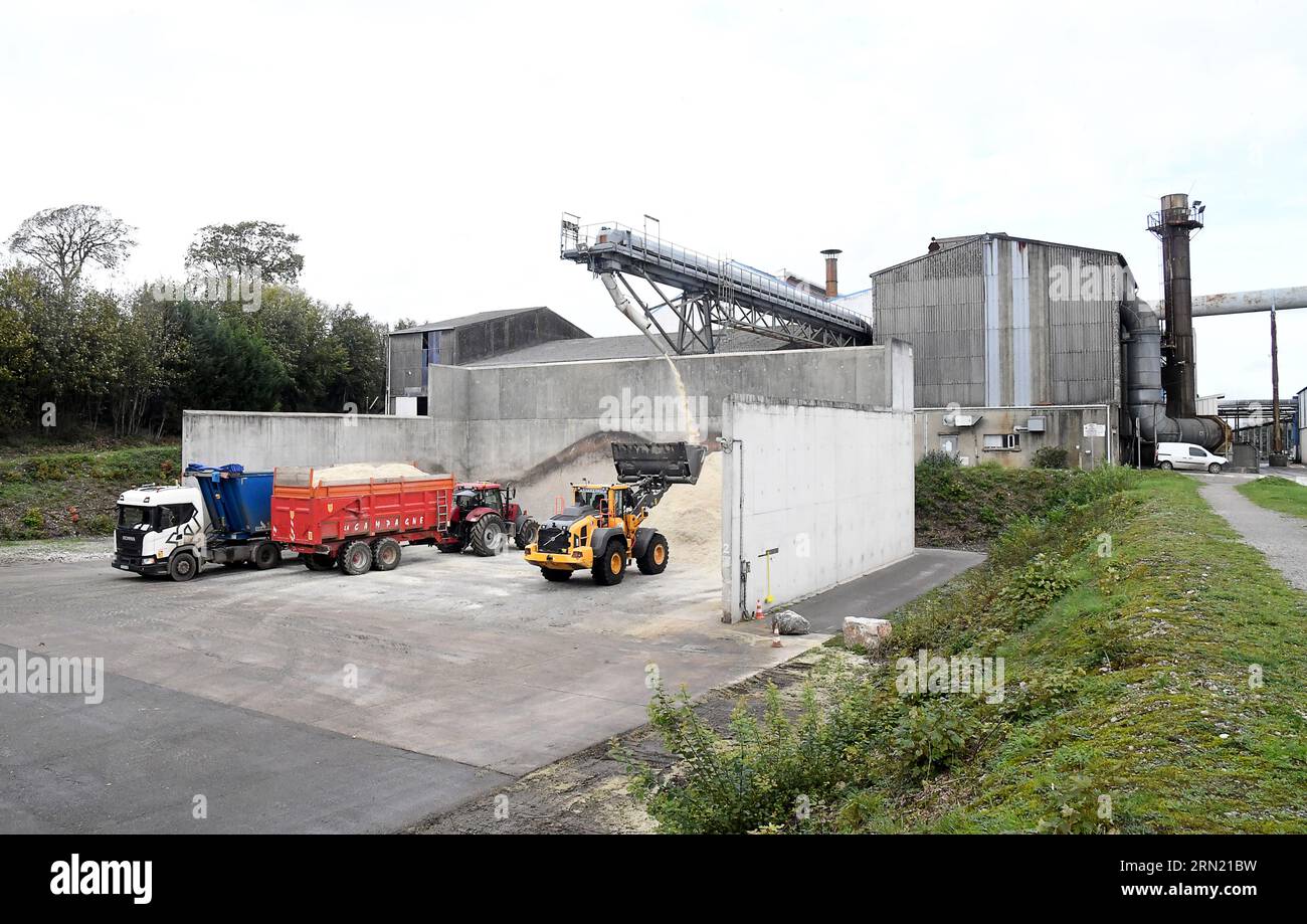 Cooperative sugar factory hi-res stock photography and images - Alamy