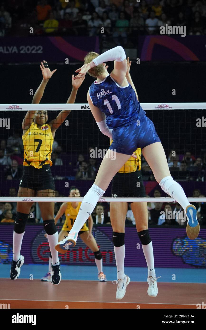 ANTALYA, TURKIYE - DECEMBER 18, 2022: Isabelle Haak in action during ...