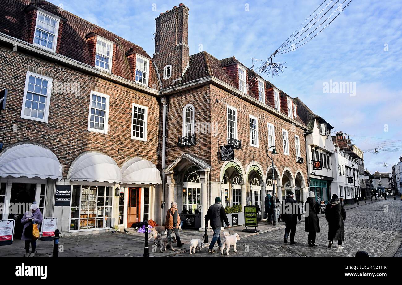 England, Canterbury: Burgate Street in the town center, in winter Stock ...