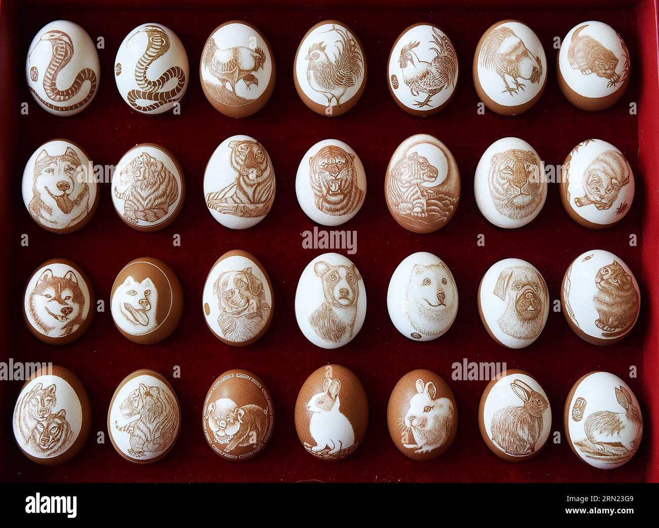 Handicraftscn hi-res stock photography and images - Alamy