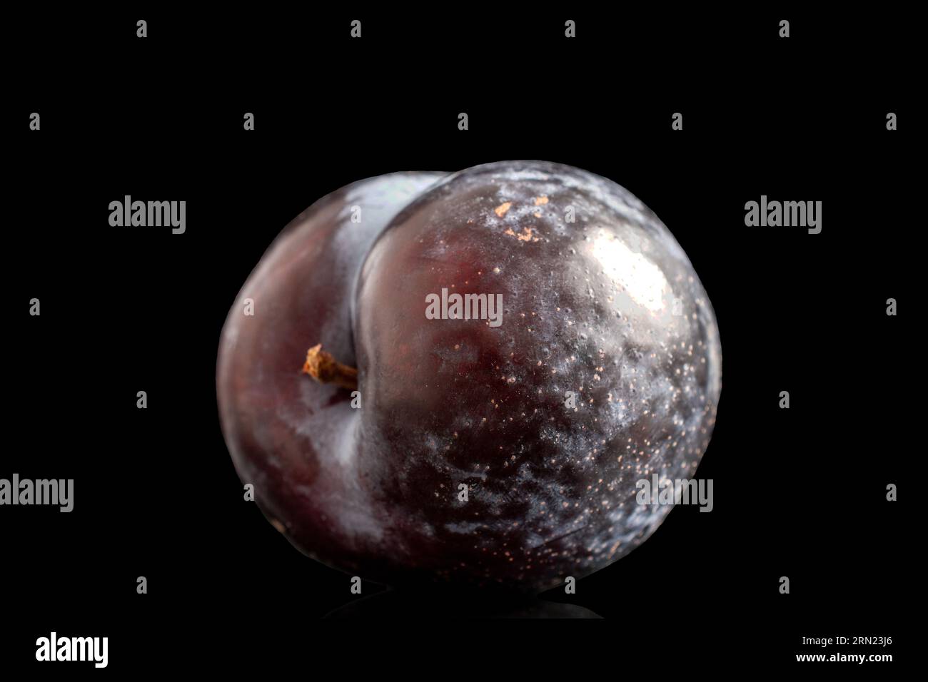 Black plum hi-res stock photography and images - Alamy