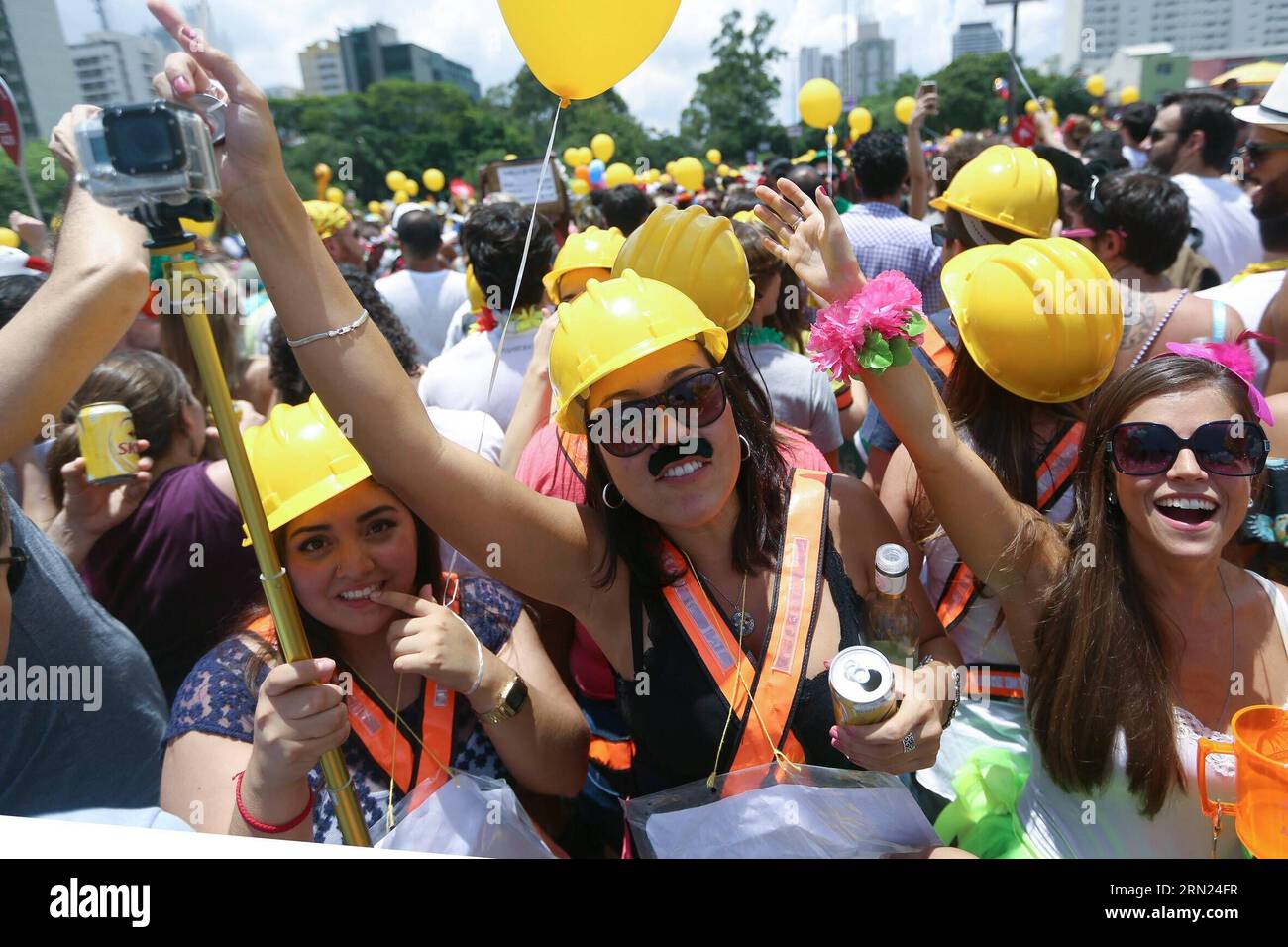 Streetblocksparades hi-res stock photography and images - Alamy