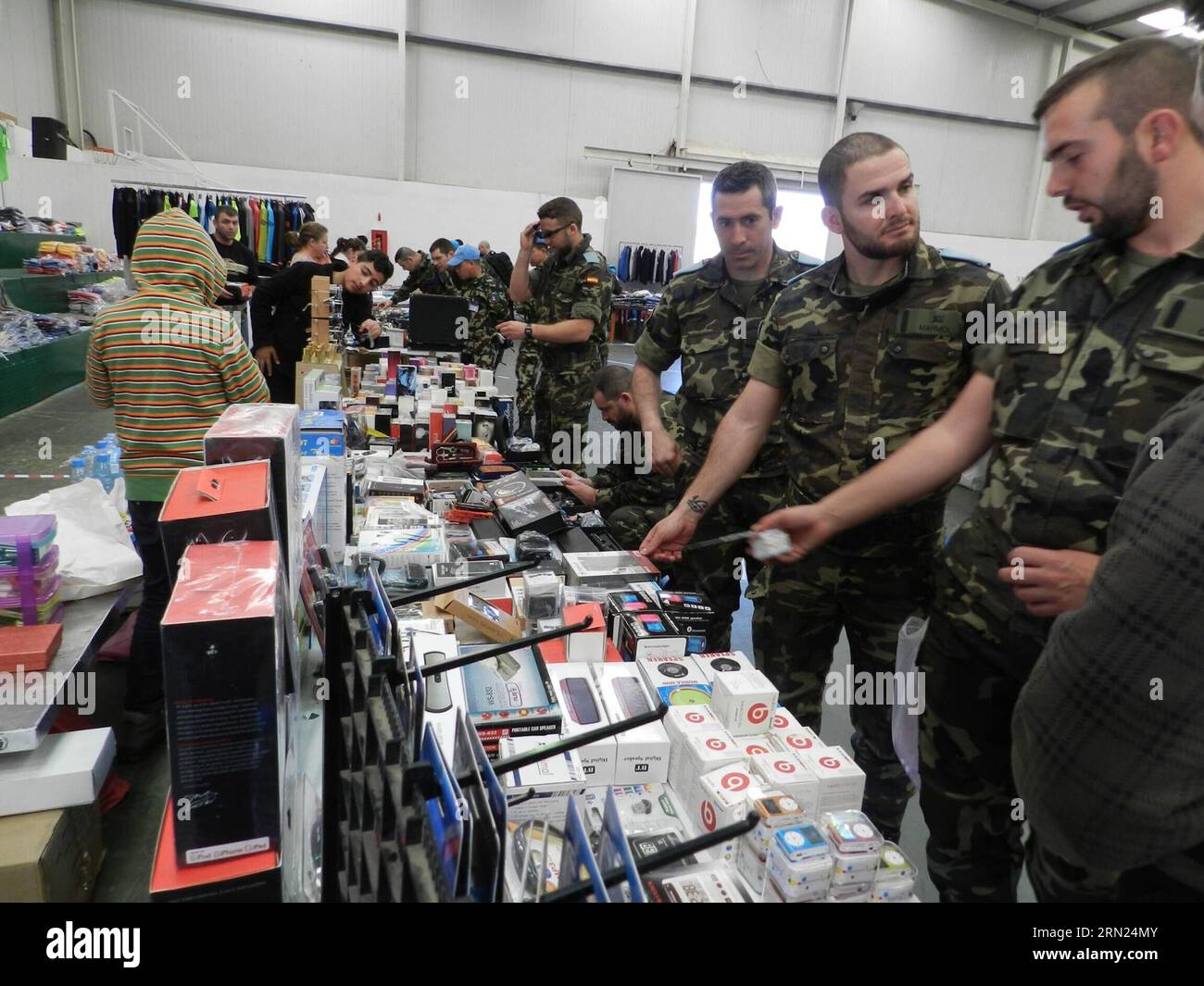 Civilian military relationship hi-res stock photography and images - Alamy