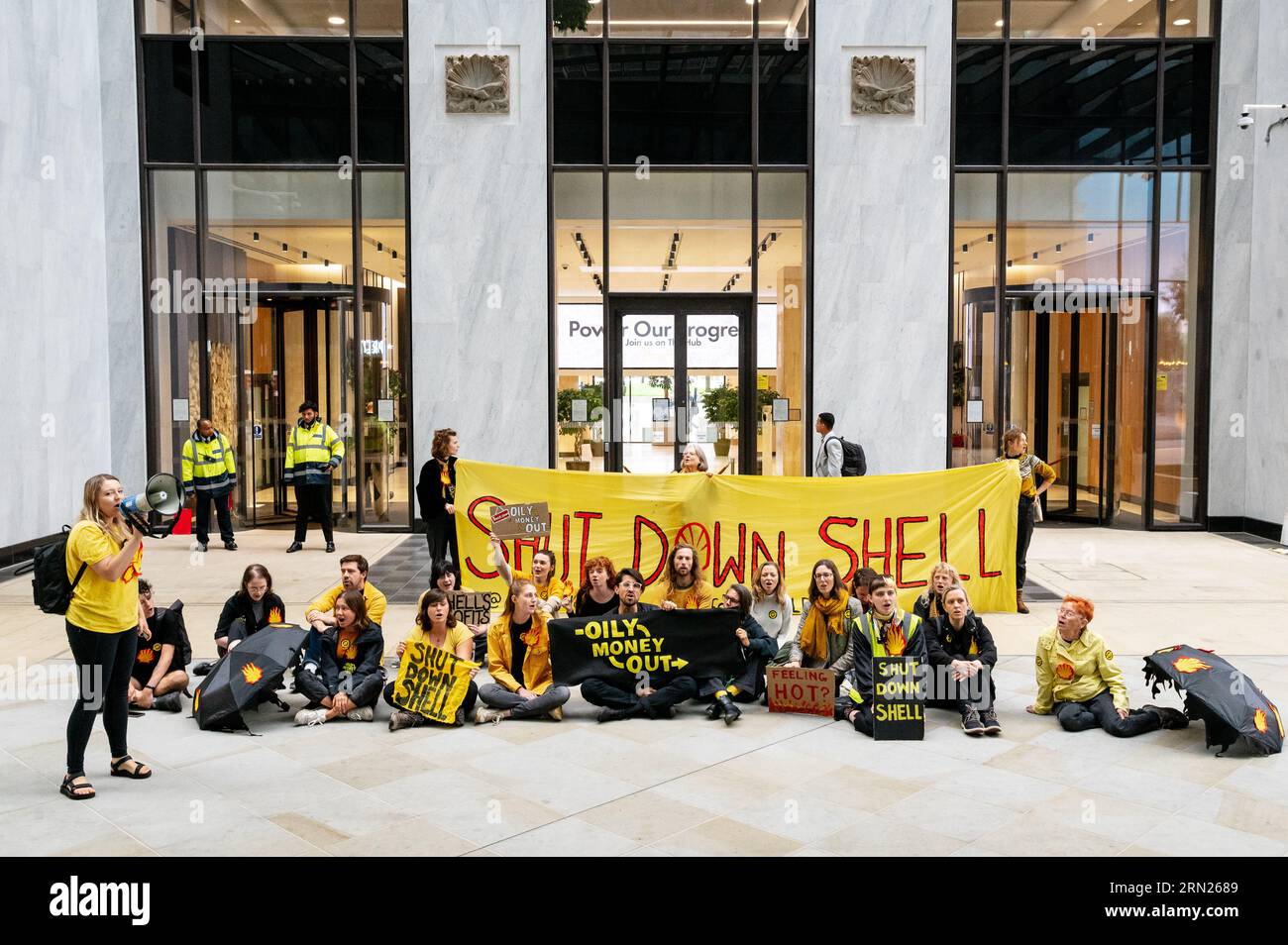 Shell oil company employees hi-res stock photography and images - Alamy