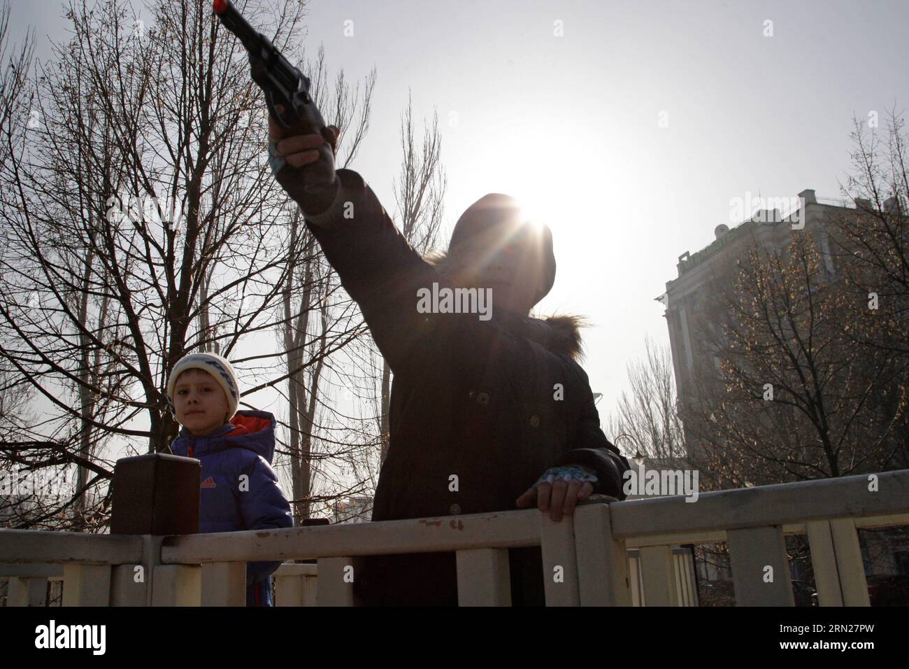 Vladimir putin gun hi-res stock photography and images - Alamy