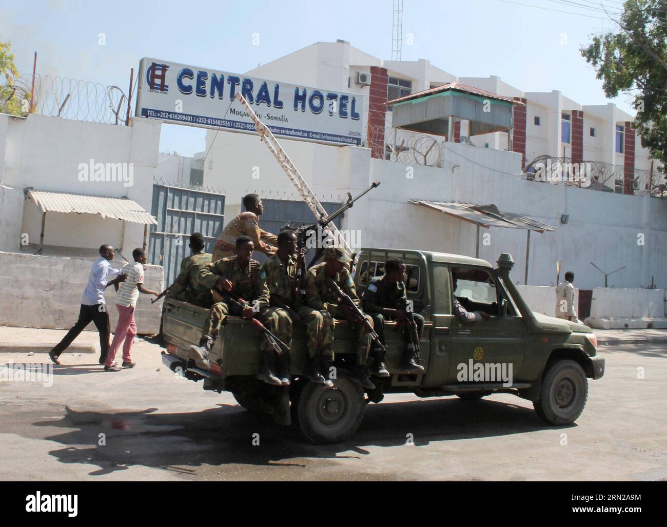 Somalia mogadishu explosion hi-res stock photography and images - Alamy