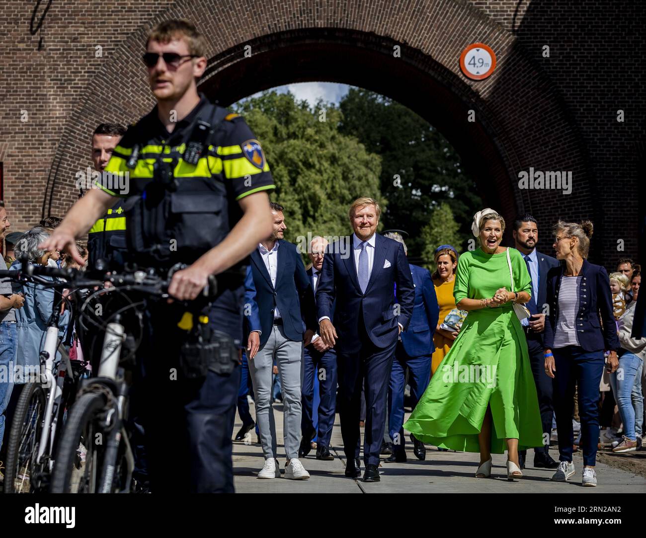 EDE - King Willem-Alexander and Queen Maxima visit artificial silk ...