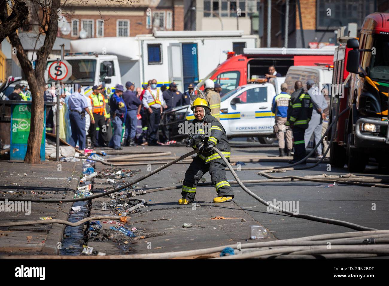 Fire workes hi-res stock photography and images - Alamy