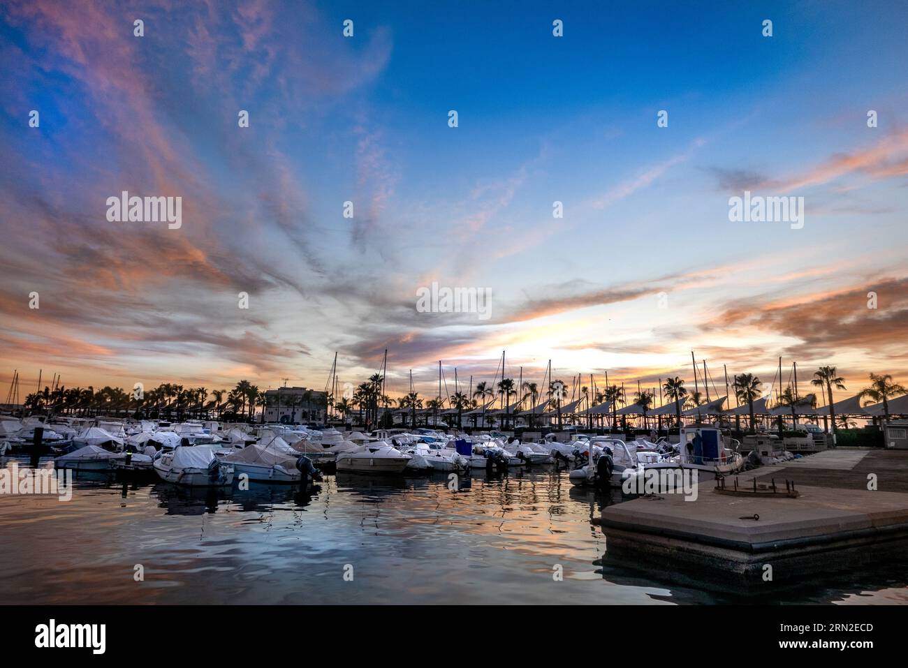 Slip de voilier hi-res stock photography and images - Alamy