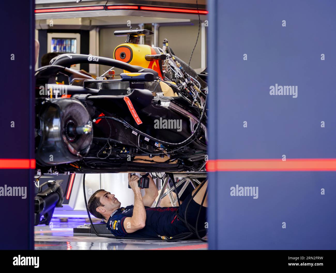 Mechanic working in circuit hi-res stock photography and images - Alamy