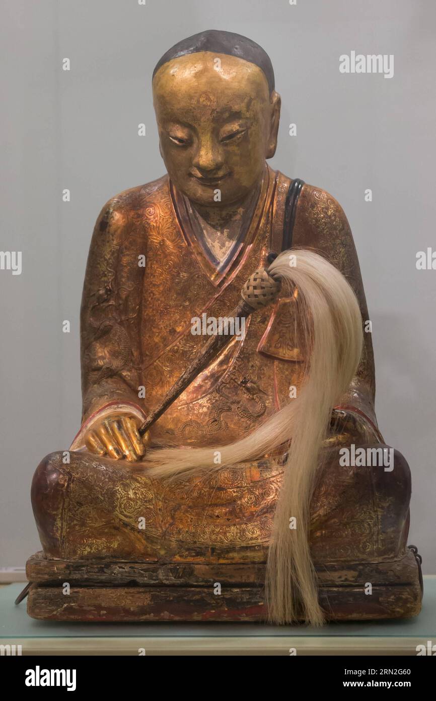 (150305) -- BUDAPEST, March 5, 2015 -- A Chinese Buddha statue with the ...