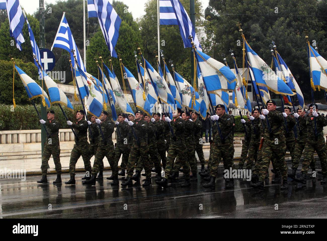 (150325) -- ATHENS, March 25, 2015 -- Greek army soldiers take part in ...