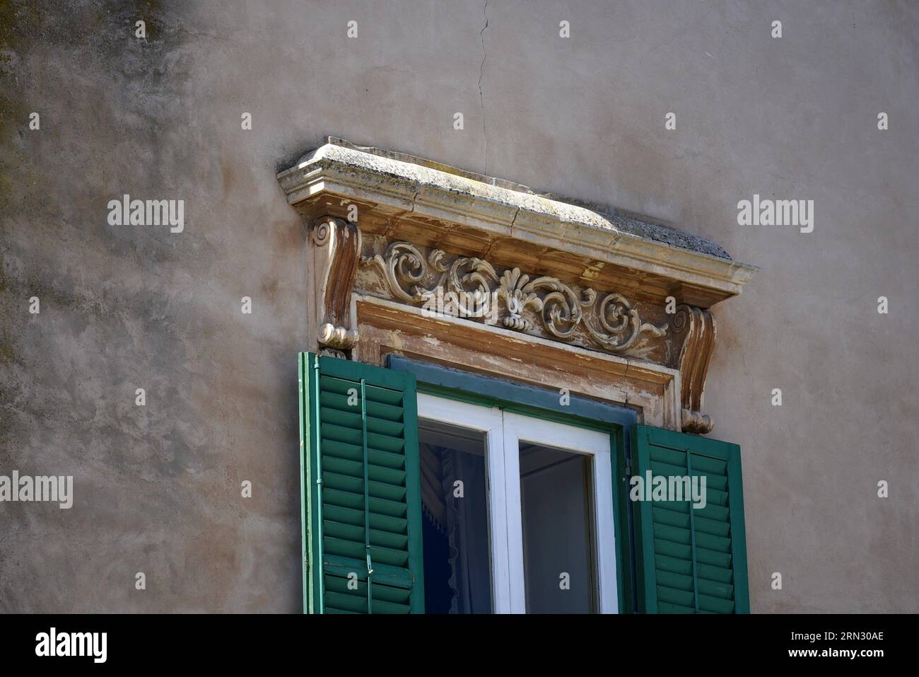 Sculpted trim hi-res stock photography and images - Alamy