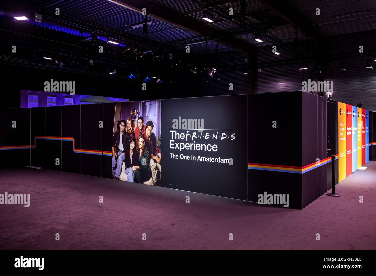 AMSTERDAM - 31/08/2023 The exhibition The FRIENDS Experience. Fans of ...