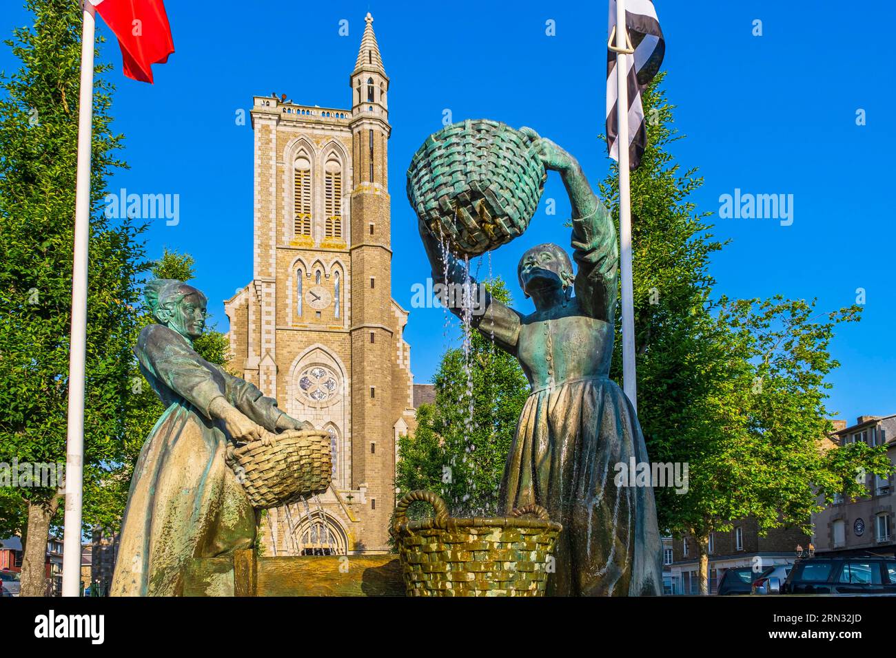 France, Ille et Vilaine, Emerald Coast, Cancale, upper town, statue of ...