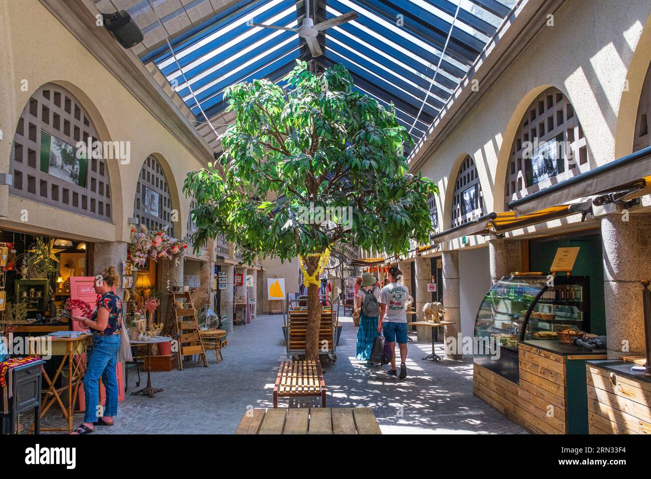 La cohue hi-res stock photography and images - Alamy