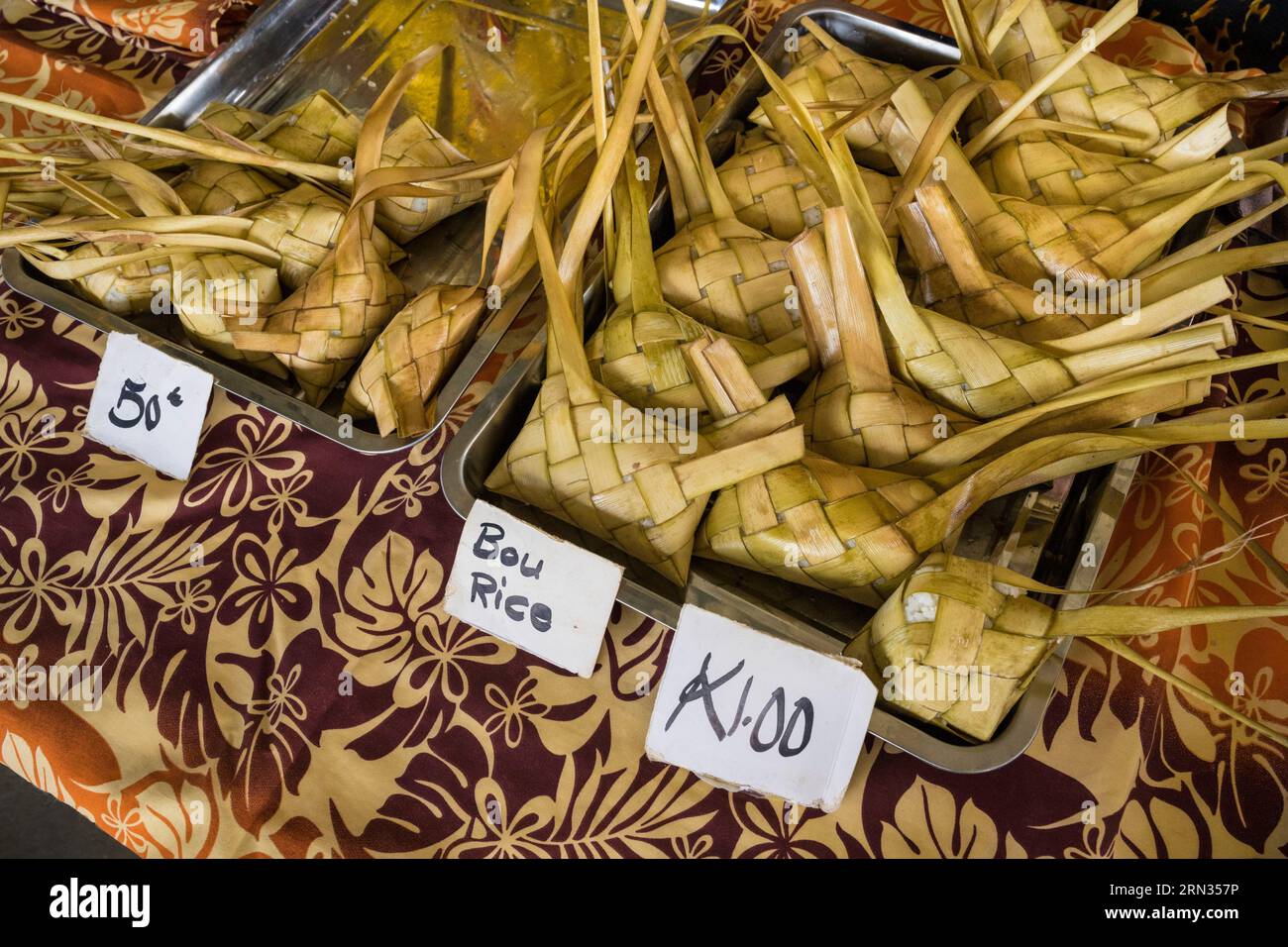 Women business agriculture pacific hi-res stock photography and images ...