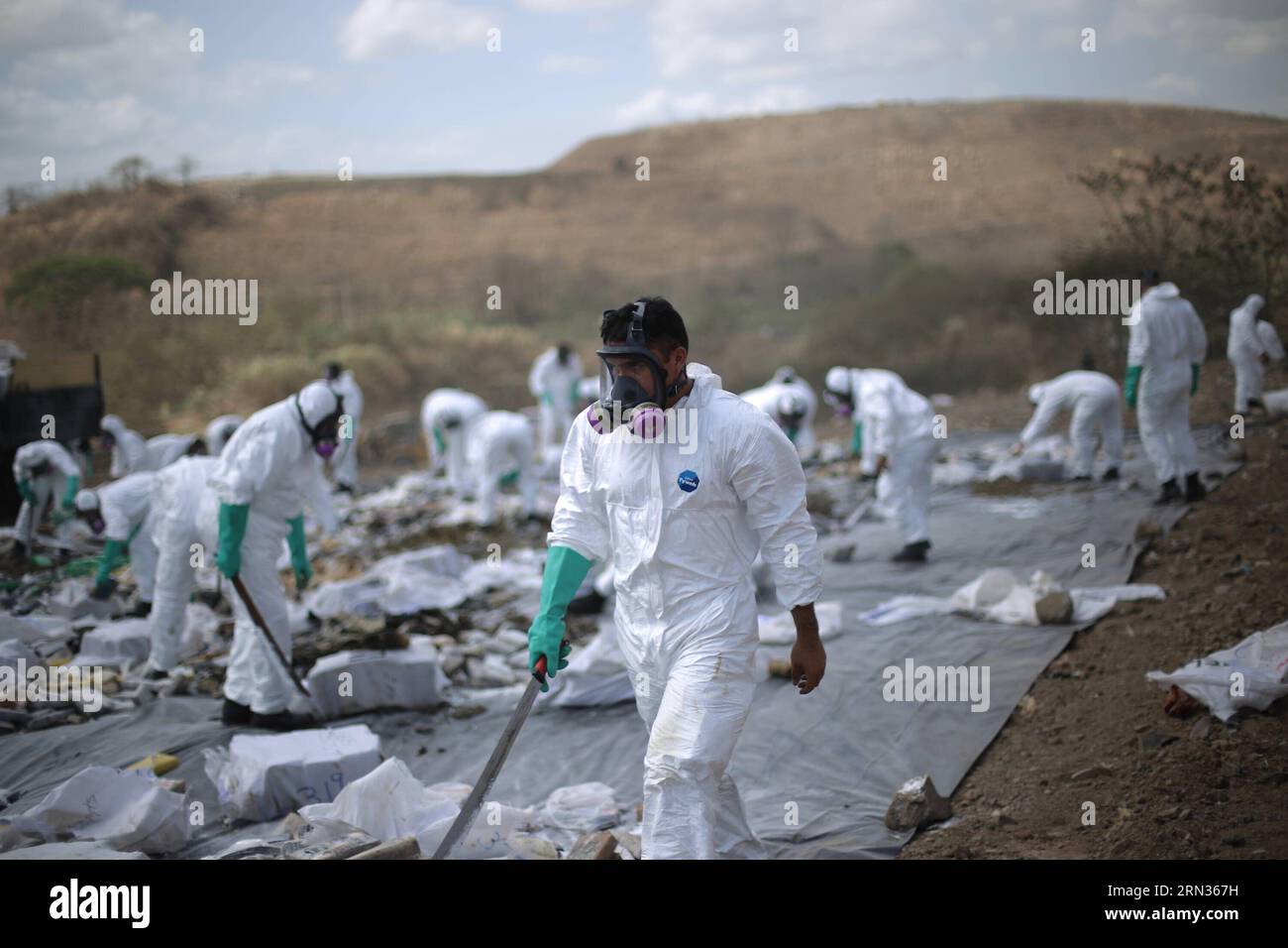 (150407) -- PANAMA CITY, April 7, 2015 -- Elements of the National ...