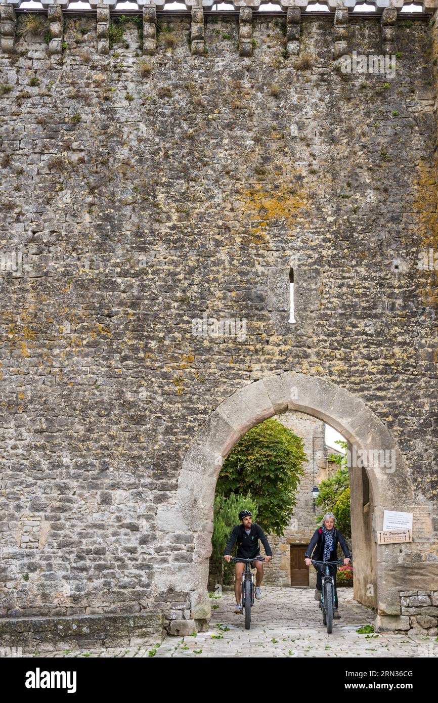 Aveyron cycle hi-res stock photography and images - Alamy