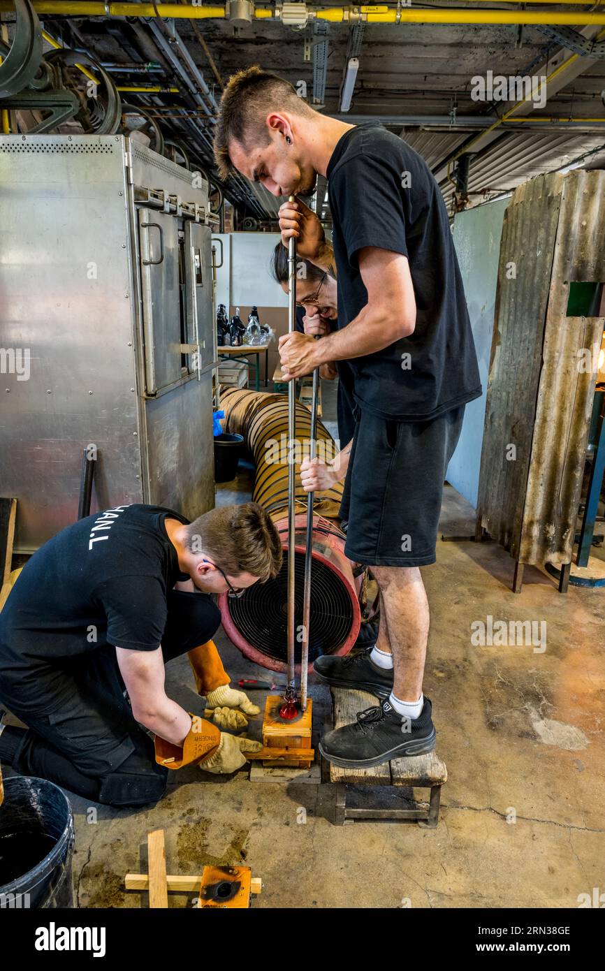 Glassmaker hi-res stock photography and images - Alamy