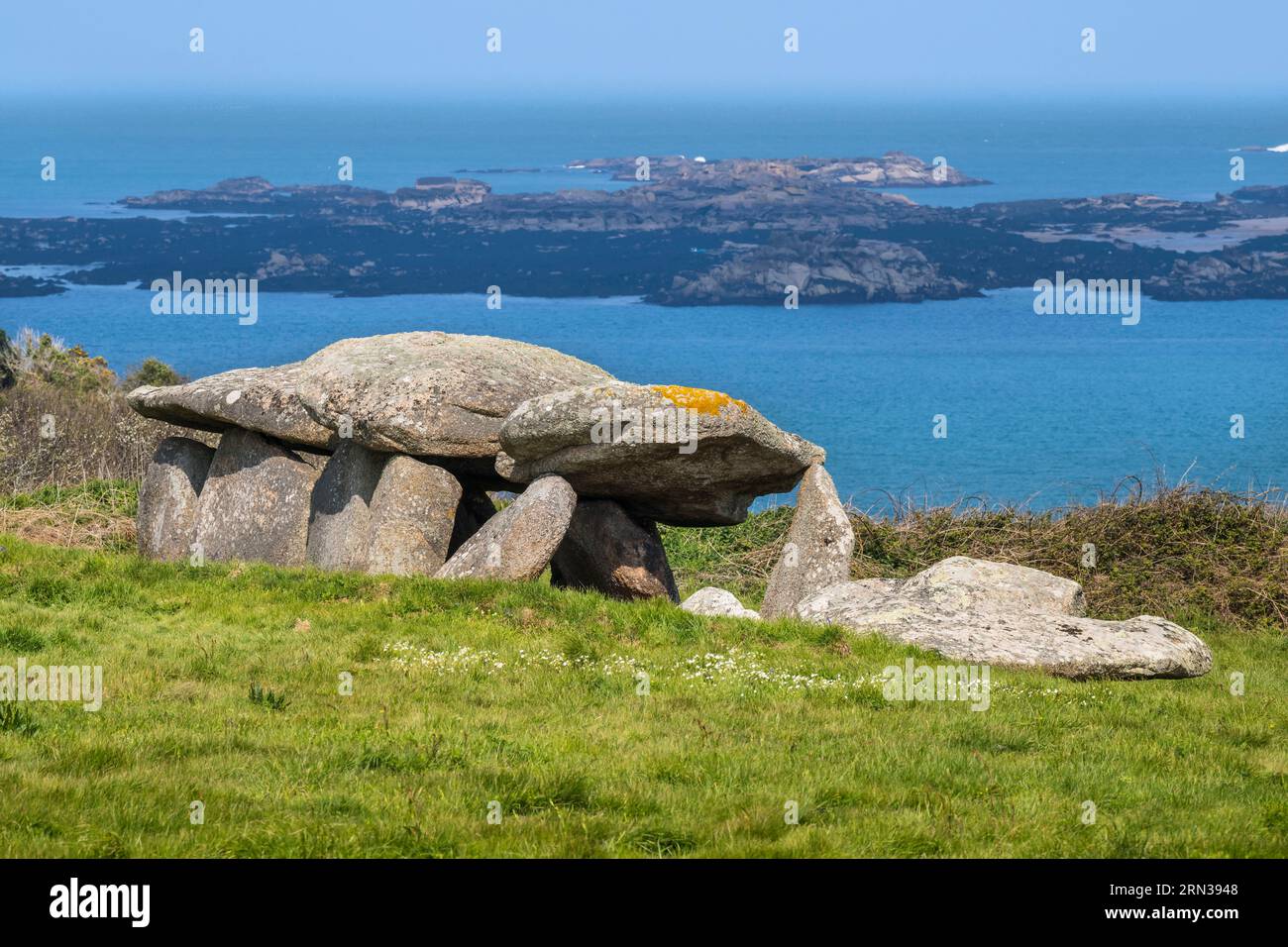 France, Cotes-d'Armor, Cote de Granit Rose, Trébeurden, Millau island ...