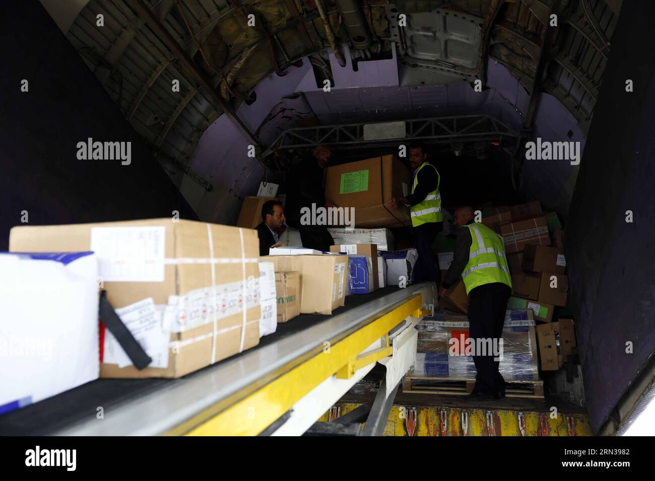 Red cross plane hi-res stock photography and images - Alamy