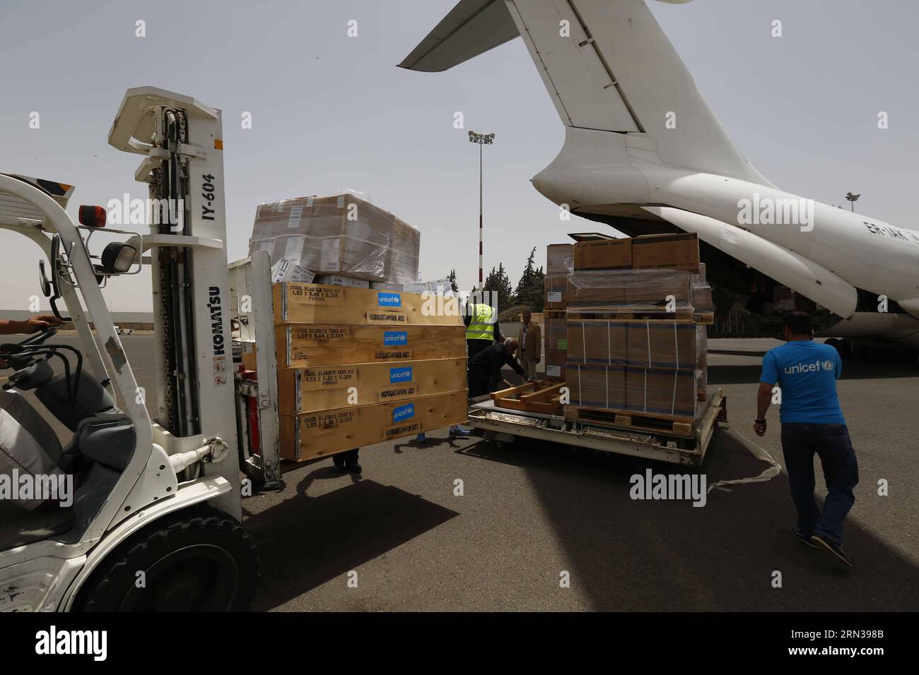 Red cross plane hi-res stock photography and images - Alamy