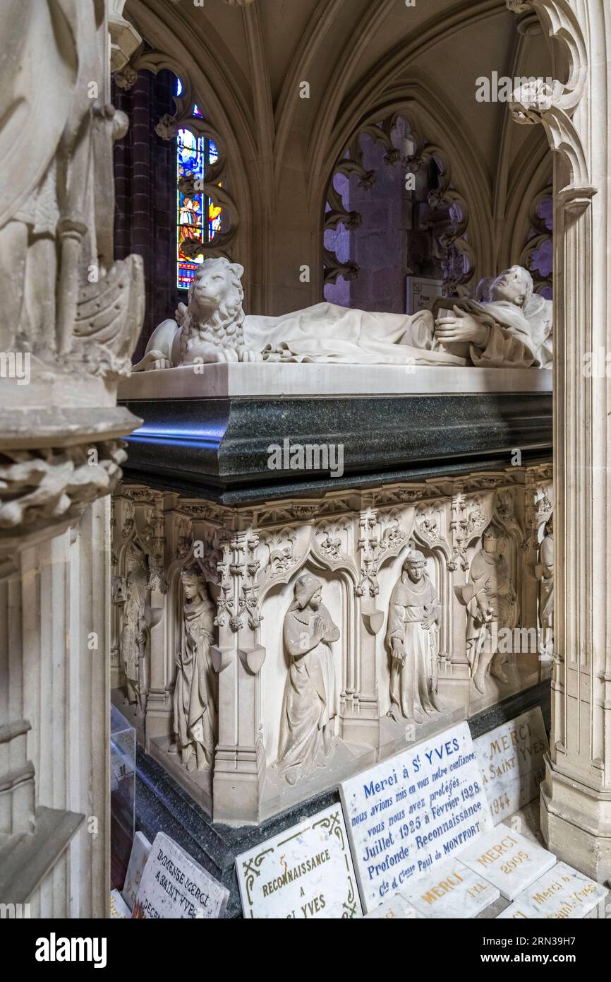 Gothic tomb hi-res stock photography and images - Alamy
