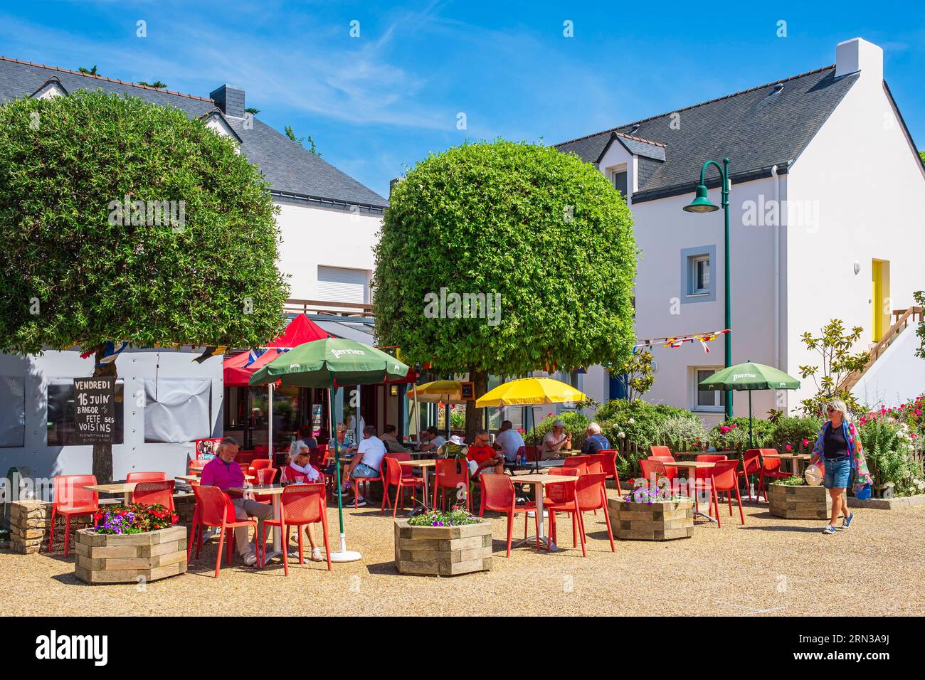 France, Morbihan, Belle Ile en Mer, Bangor, terrace of Le Cabestan café ...