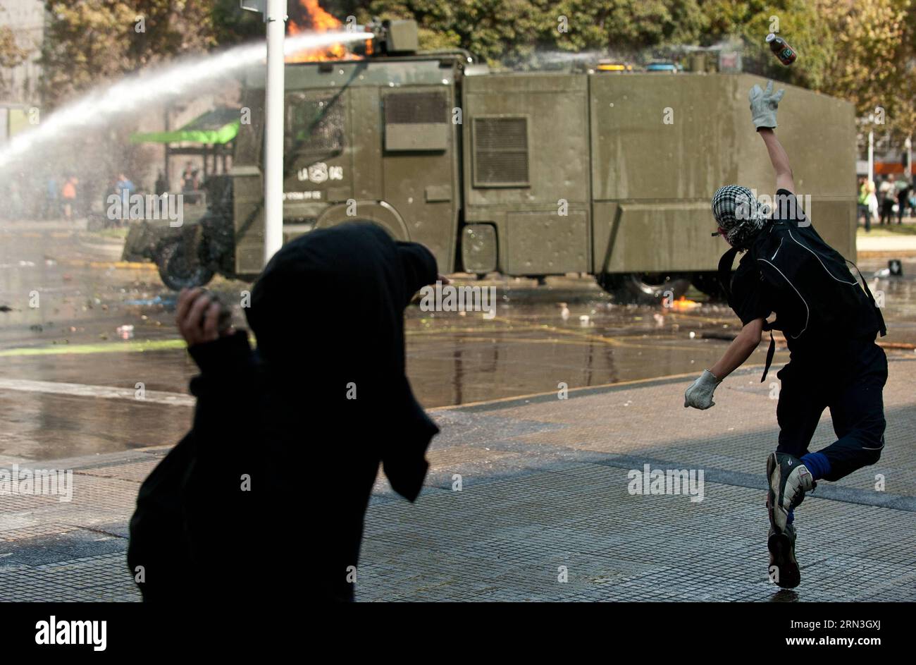 Throwstones hi-res stock photography and images - Alamy