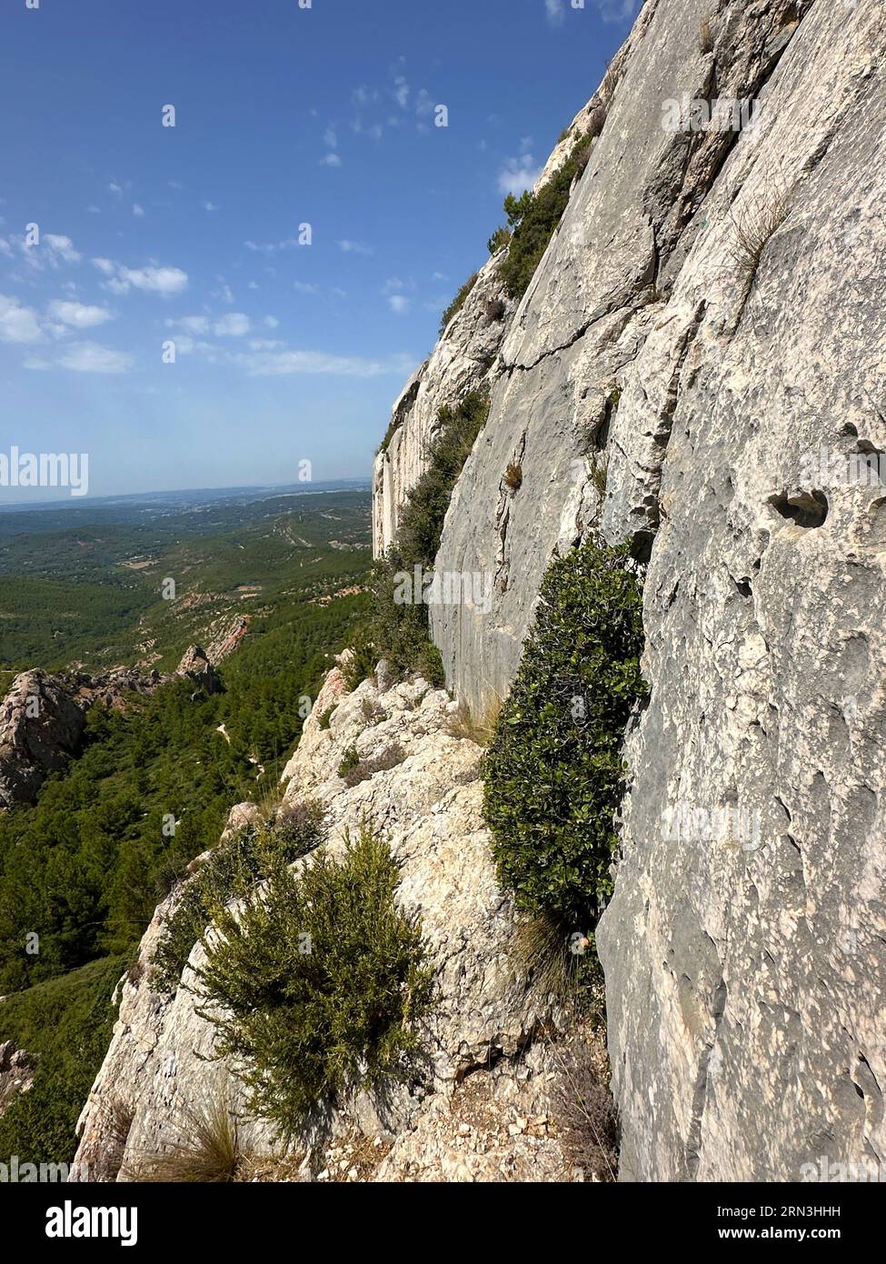 Hiking trail in Luberon Provence South France Stock Photo - Alamy